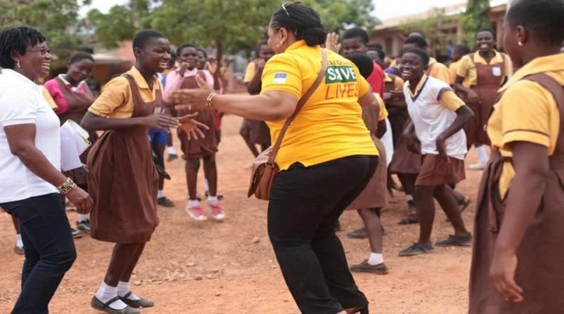 CHAIRMAN OF NCCE, MS. JOSEPHINE NKRUMAH CHANCED UPON PUPILS (GIRLS) OF ...